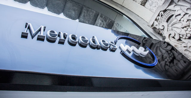 Mercedes-Benz 2020 - Best Customer Experience: First Mercedes me Store ...