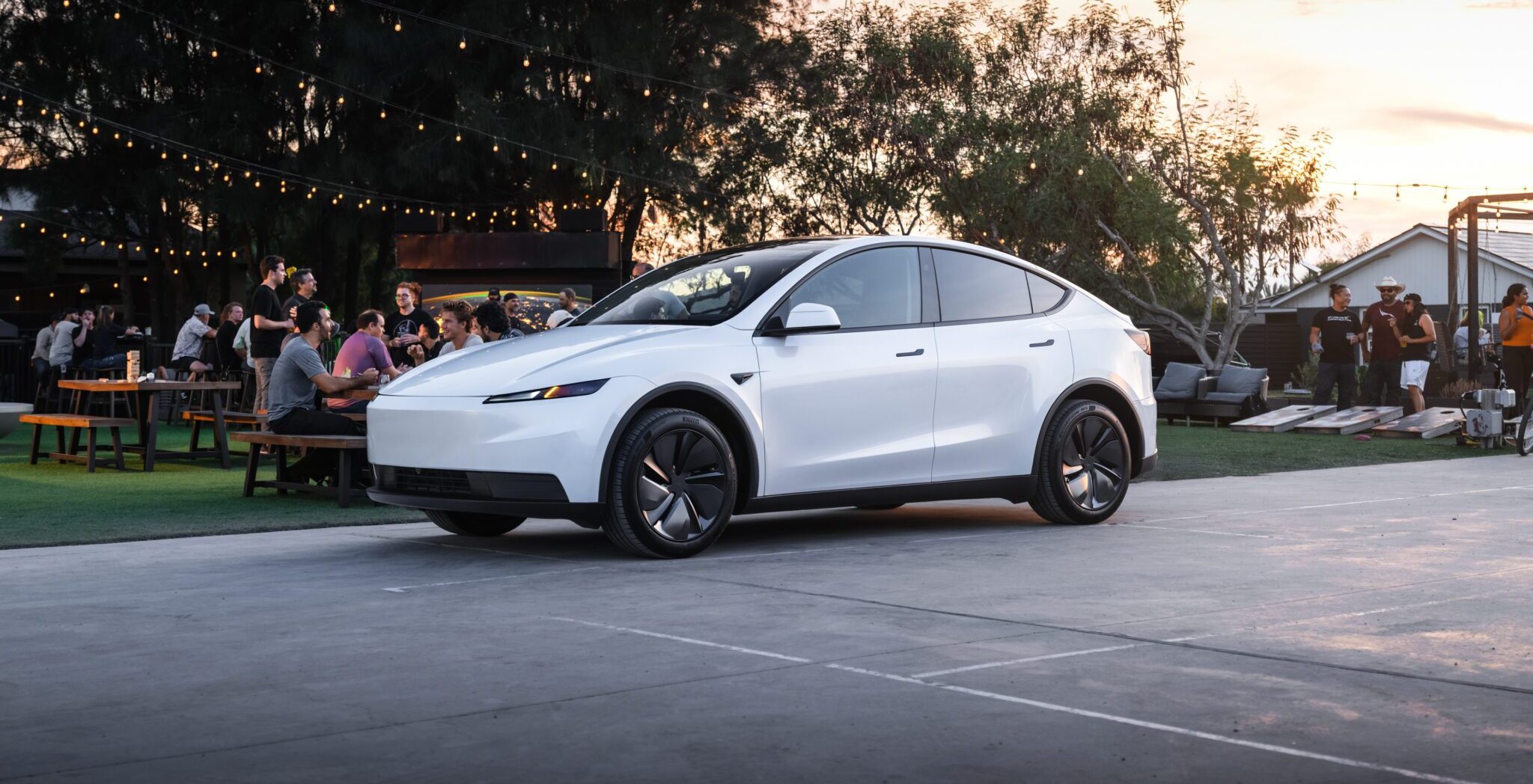 Tesla debuts lower-cost Models Y and 3 to fill tax credit gap ...