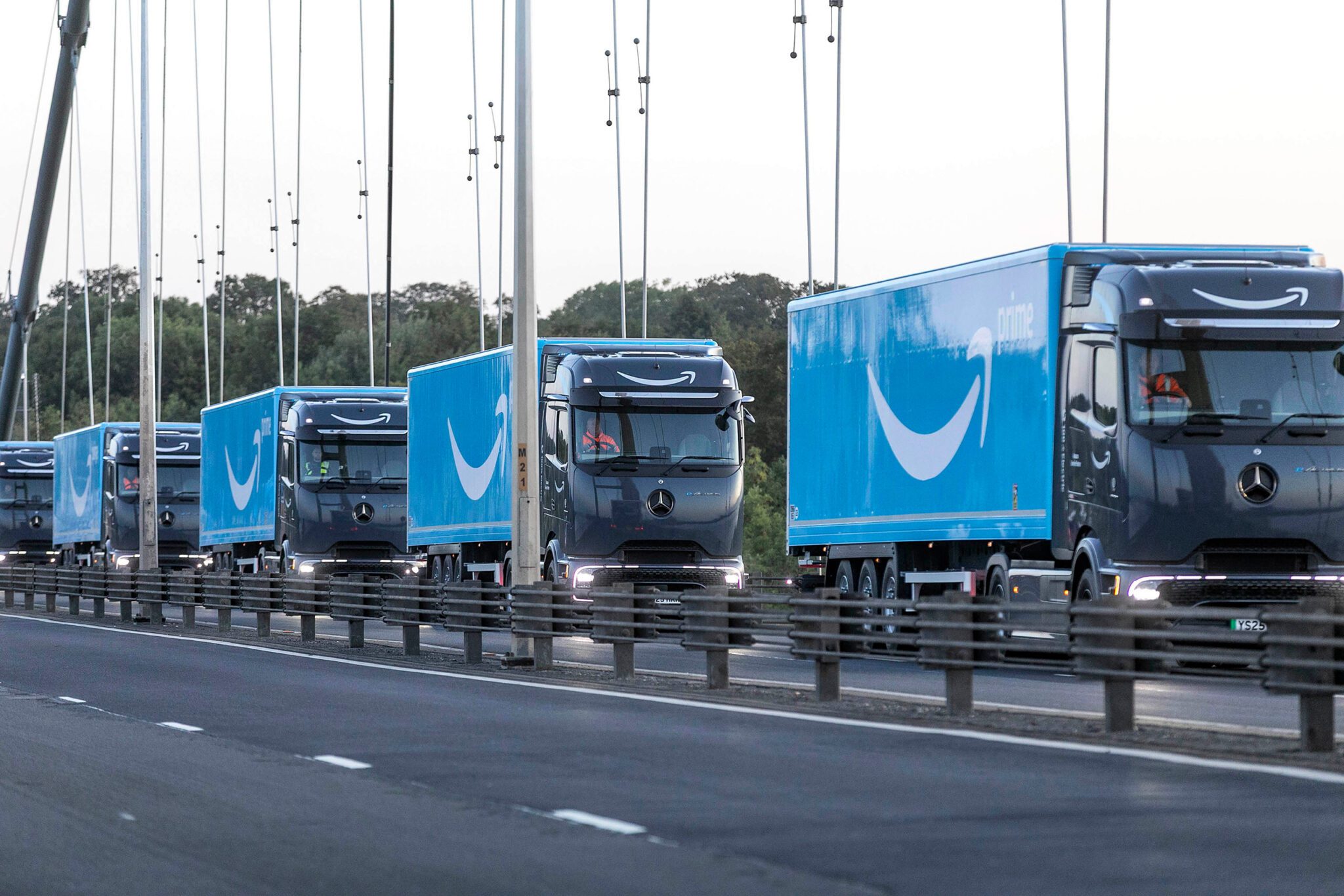 Amazon deploys Mercedes-Benz electric trucks in UK | Automotive World