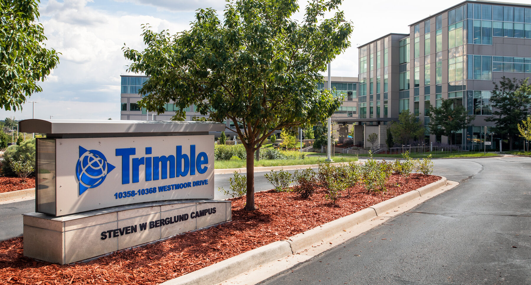 Trimble launches Fleet Hub communications platform | Automotive World