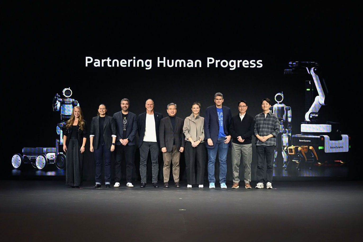 Hyundai unveils AI robotics strategy at CES 2026 | Automotive World
